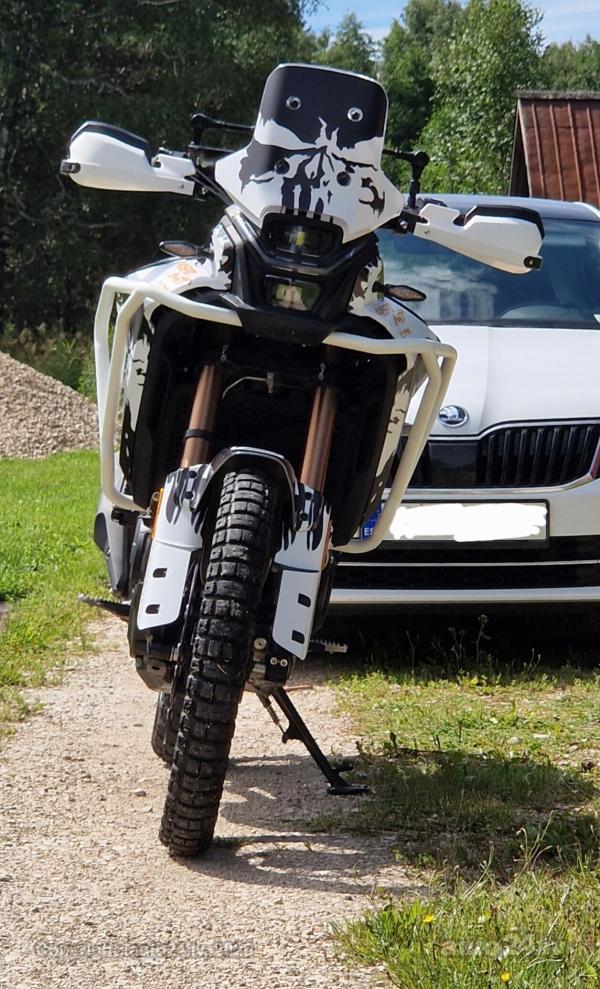 Pelēks CFMOTO 450 MT 2025 Tallina, ar dzinēja tilpumu 0.45 L un nobraukumu 6 tūkst. km par 6400 €, foto 10 vietnē AUTOMOTO.COM.LV