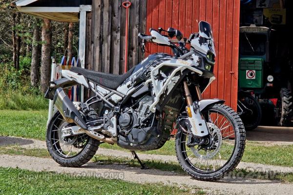 Pelēks CFMOTO 450 MT 2025 Tallina, ar dzinēja tilpumu 0.45 L un nobraukumu 6 tūkst. km par 6400 €, foto 11 vietnē AUTOMOTO.COM.LV