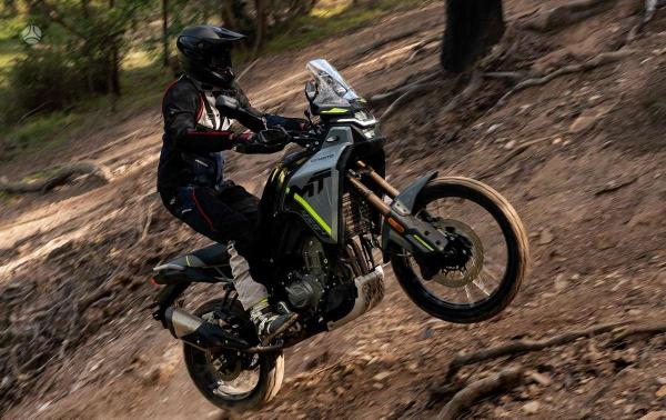 CFMOTO 450 MT 2024 Plungė, ar dzinēja tilpumu 0.45 L un nobraukumu 0 tūkst. km par 6290 €, foto 11 vietnē AUTOMOTO.COM.LV