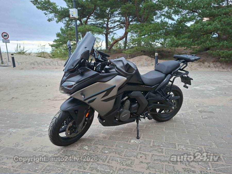 Черный CFMOTO 650 GT 2023 в Таллин, объемом двигателя 0.65 л и пробегом 7 тыс. км за 4800 €, фото 8 на AUTOMOTO.COM.LV