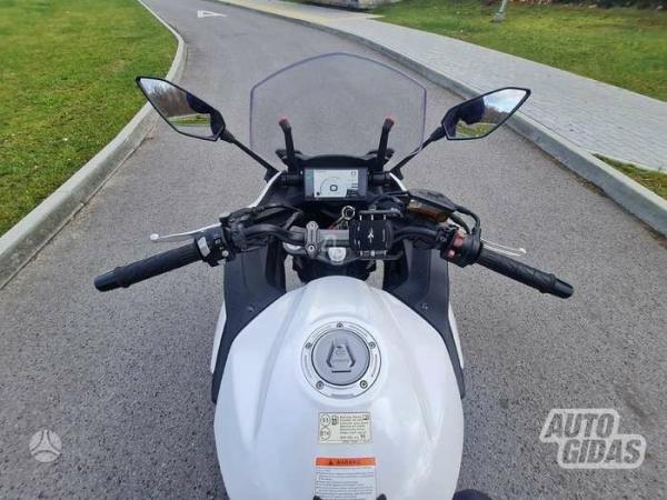 Белый CFMOTO 650 GT 2021 в Укмерге, объемом двигателя 0.65 л и пробегом 10 тыс. км за 3500 €, фото 4 на AUTOMOTO.COM.LV