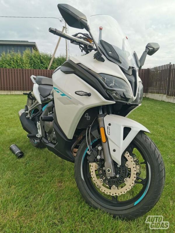 White CFMOTO 650 GT 2021 in Ukmerge, with an engine capacity of 0.65 L and mileage of 10 thousand km for 2500 €, photo 1 on AUTOMOTO.COM.LV