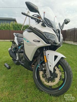 White CFMOTO 650 GT 2021 in Ukmerge, with an engine capacity of 0.65 L and mileage of 10 thousand km for 2500 €, photo 1 on AUTOMOTO.COM.LV