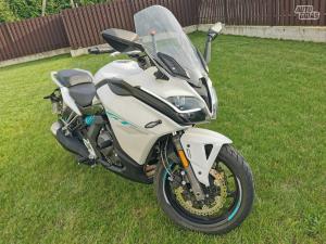 White CFMOTO 650 GT 2021 in Ukmerge, with an engine capacity of 0.65 L and mileage of 10 thousand km for 2500 €, photo 3 on AUTOMOTO.COM.LV