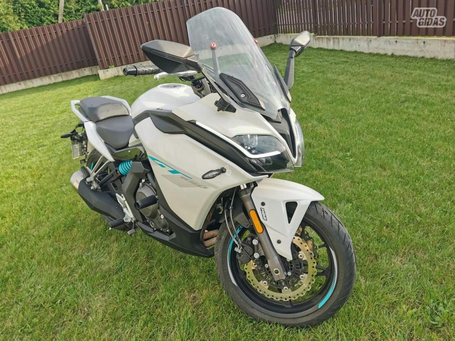 White CFMOTO 650 GT 2021 in Ukmerge, with an engine capacity of 0.65 L and mileage of 10 thousand km for 2500 €, photo 3 on AUTOMOTO.COM.LV