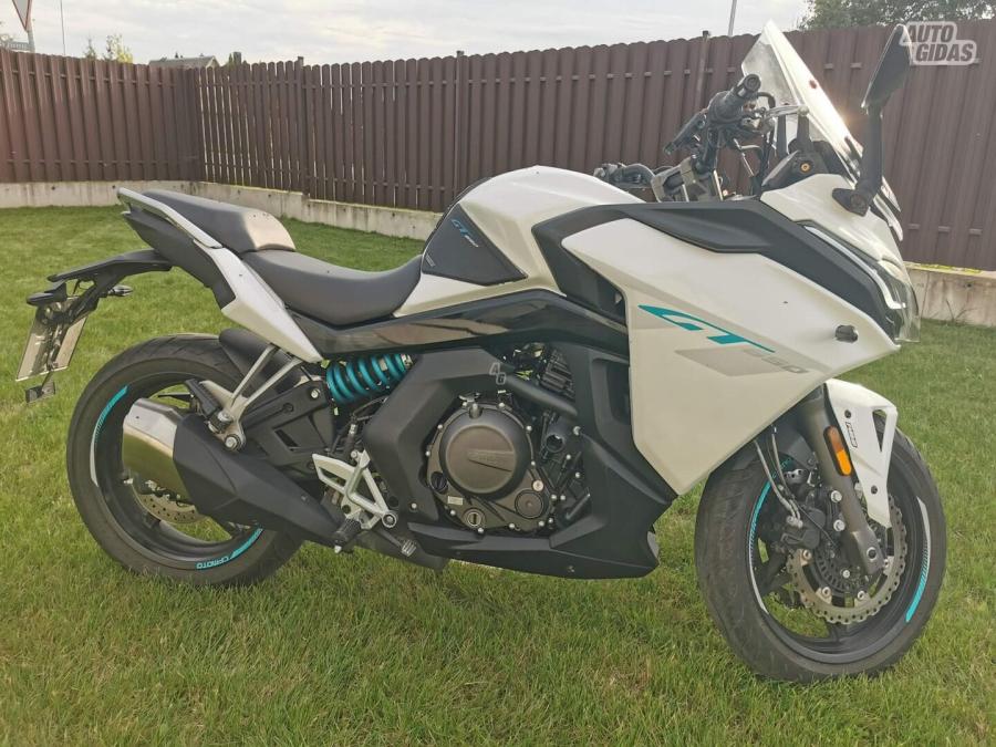 White CFMOTO 650 GT 2021 in Ukmerge, with an engine capacity of 0.65 L and mileage of 10 thousand km for 2500 €, photo 9 on AUTOMOTO.COM.LV