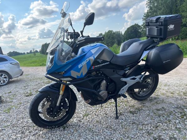 Blue CFMOTO 650 MT 2021 in Viljandi, with an engine capacity of 0.65 L and mileage of 25 thousand km for 3600 €, photo 4 on AUTOMOTO.COM.LV