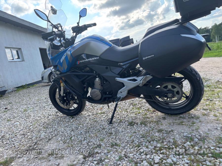Blue CFMOTO 650 MT 2021 in Viljandi, with an engine capacity of 0.65 L and mileage of 25 thousand km for 3600 €, photo 7 on AUTOMOTO.COM.LV