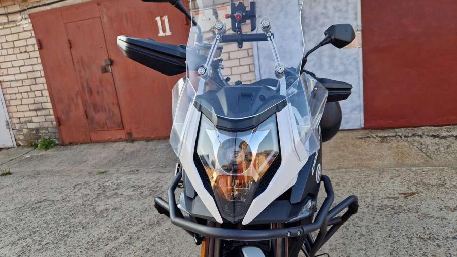 White CFMOTO 650 MT 2020 in Visaginas, with an engine capacity of 0.65 L and mileage of 23 thousand km for 3990 €, photo 4 on AUTOMOTO.COM.LV