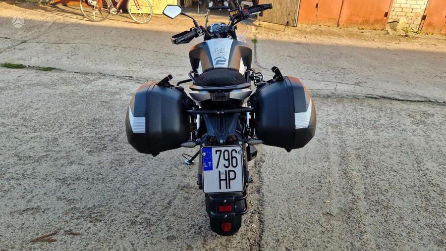White CFMOTO 650 MT 2020 in Visaginas, with an engine capacity of 0.65 L and mileage of 23 thousand km for 3990 €, photo 5 on AUTOMOTO.COM.LV