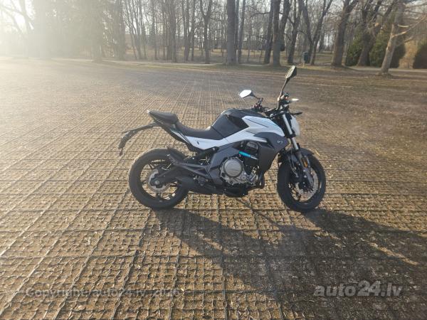 Черный CFMOTO 650 NK 2020 в Тарту, объемом двигателя 0.65 л и пробегом 14 тыс. км за 3200 €, фото 4 на AUTOMOTO.COM.LV