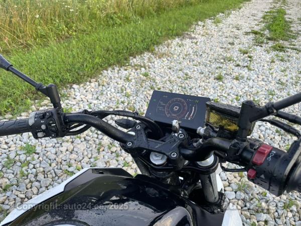 Melns CFMOTO 650 NK 2023 Kuresāre, ar dzinēja tilpumu 0.65 L un nobraukumu 3 tūkst. km par 3390 €, foto 11 vietnē AUTOMOTO.COM.LV