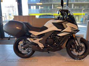 Melns CFMOTO 700 MT 2025 Tallina, ar dzinēja tilpumu 0.69 L un nobraukumu 1 tūkst. km par 6900 €, foto  vietnē AUTOMOTO.COM.LV