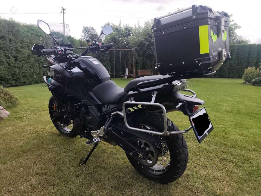 Melns CFMOTO 700 MT 2025 Mažeikiai, ar dzinēja tilpumu 0.69 L un nobraukumu 2 tūkst. km par 6000 €, foto 3 vietnē AUTOMOTO.COM.LV
