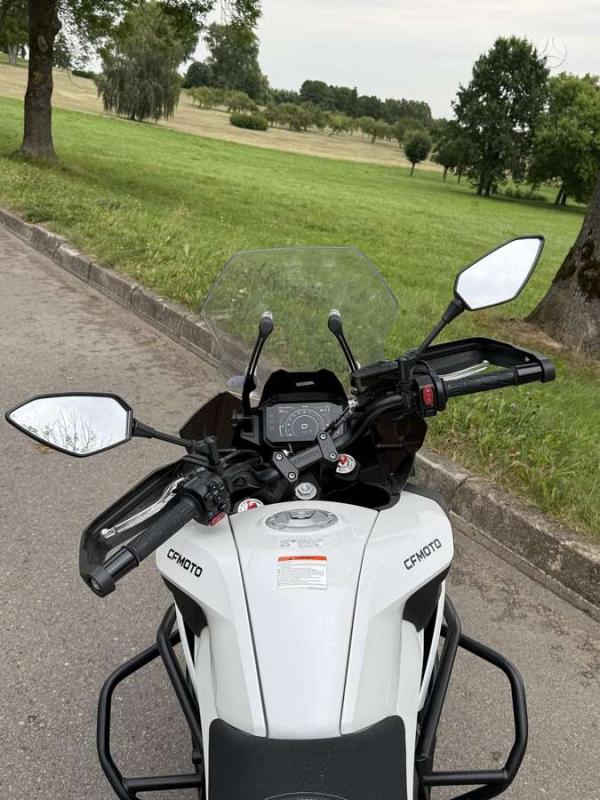 Белый CFMOTO 700 MT 2024 в Каунас, объемом двигателя 0.70 л и пробегом 9 тыс. км за 4800 €, фото 4 на AUTOMOTO.COM.LV