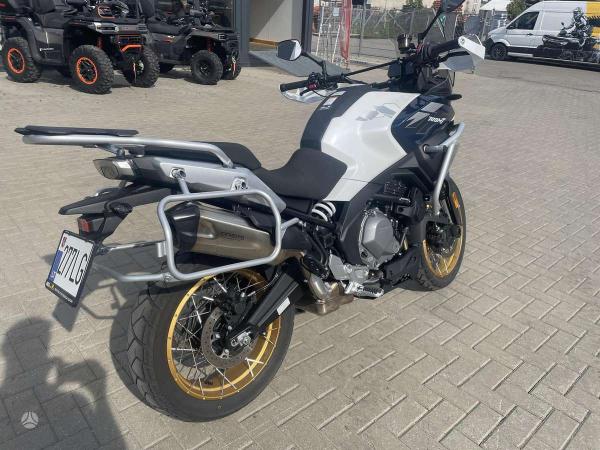 Balts CFMOTO 700 MT 2025 Kauņa, ar dzinēja tilpumu 0.69 L un nobraukumu 2 tūkst. km par 5900 €, foto 3 vietnē AUTOMOTO.COM.LV