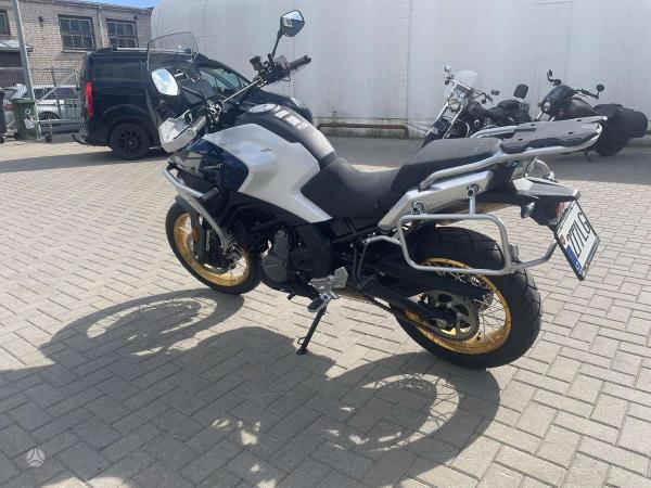 Balts CFMOTO 700 MT 2025 Kauņa, ar dzinēja tilpumu 0.69 L un nobraukumu 2 tūkst. km par 5900 €, foto 4 vietnē AUTOMOTO.COM.LV