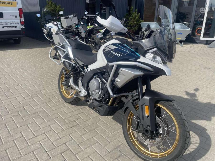 Balts CFMOTO 700 MT 2025 Kauņa, ar dzinēja tilpumu 0.69 L un nobraukumu 2 tūkst. km par 5900 €, foto 6 vietnē AUTOMOTO.COM.LV