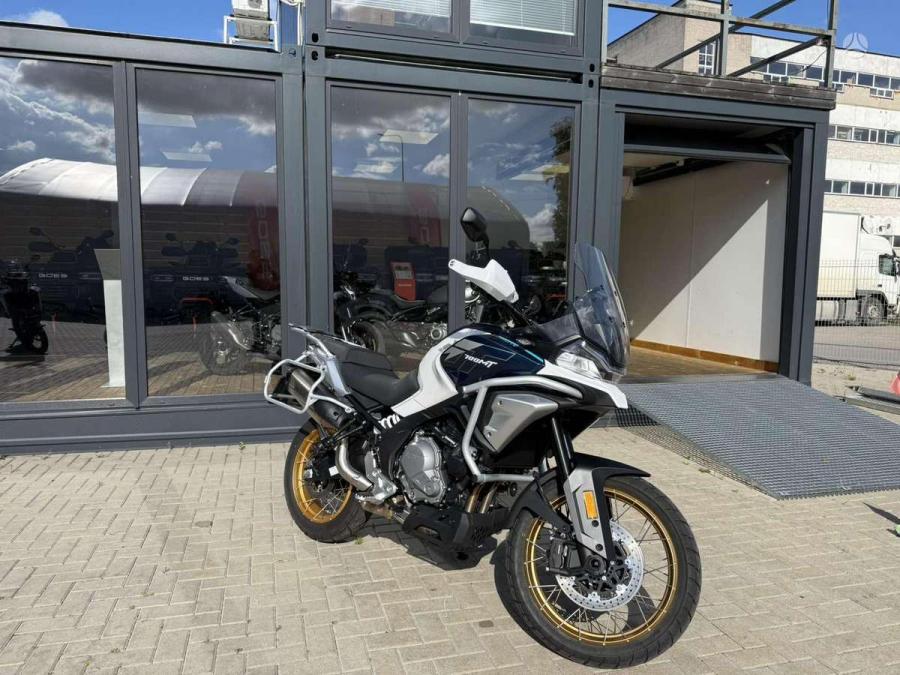 Balts CFMOTO 700 MT 2025 Kauņa, ar dzinēja tilpumu 0.69 L un nobraukumu 2 tūkst. km par 5900 €, foto 11 vietnē AUTOMOTO.COM.LV