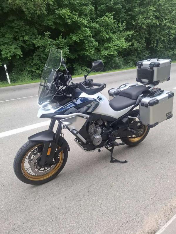 CFMOTO 800 Explore 2025 Mažeikiai, ar dzinēja tilpumu 0.80 L un nobraukumu 14 tūkst. km par 8500 €, foto 2 vietnē AUTOMOTO.COM.LV