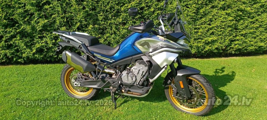 Melns CFMOTO 800 MT 2022 Pērnava, ar dzinēja tilpumu 0.80 L un nobraukumu 2 tūkst. km par 9200 €, foto 1 vietnē AUTOMOTO.COM.LV