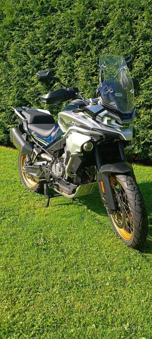 Melns CFMOTO 800 MT 2022 Pērnava, ar dzinēja tilpumu 0.80 L un nobraukumu 2 tūkst. km par 9200 €, foto 6 vietnē AUTOMOTO.COM.LV