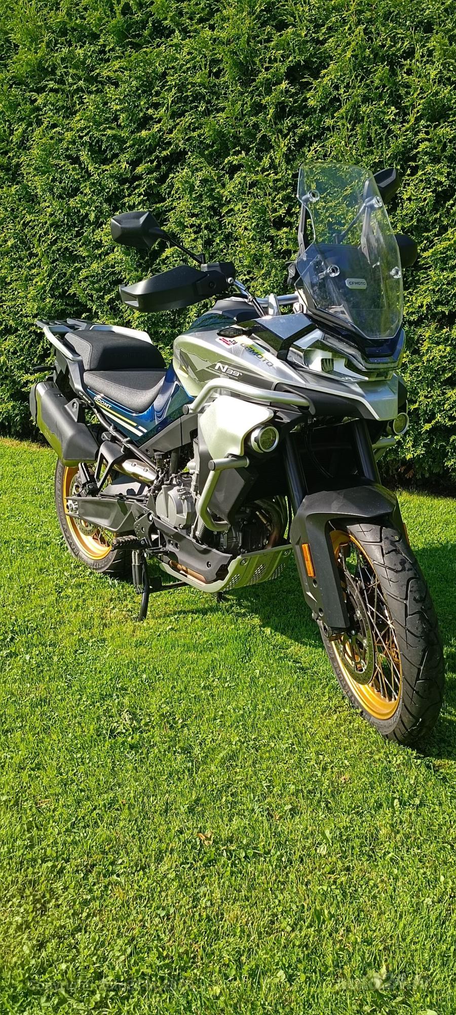 Melns CFMOTO 800 MT 2022 Pērnava, ar dzinēja tilpumu 0.80 L un nobraukumu 2 tūkst. km par 9200 €, foto 6 vietnē AUTOMOTO.COM.LV
