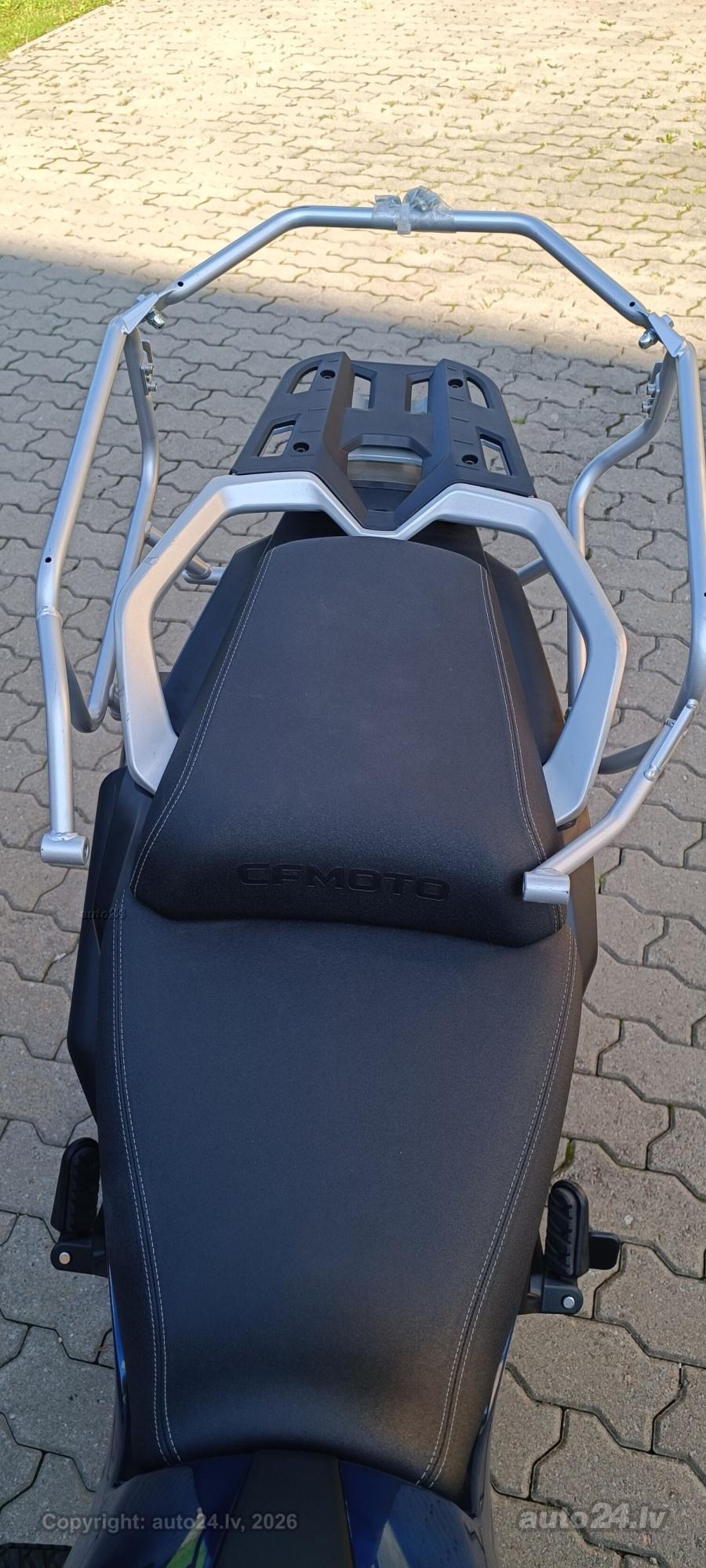 Melns CFMOTO 800 MT 2022 Pērnava, ar dzinēja tilpumu 0.80 L un nobraukumu 2 tūkst. km par 9200 €, foto 8 vietnē AUTOMOTO.COM.LV