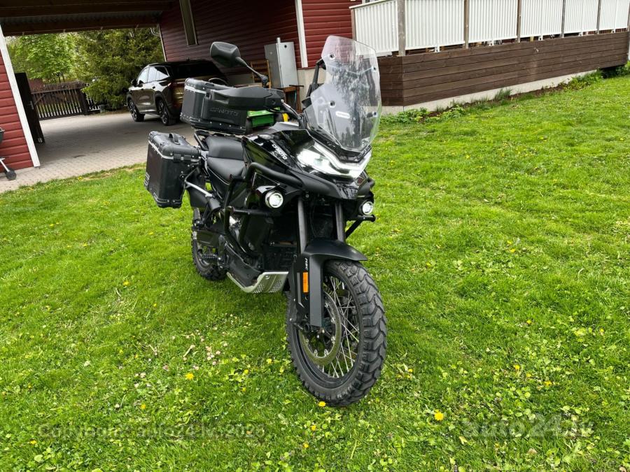 Черный CFMOTO 800 MT 2024 в Таллин, объемом двигателя 0.80 л и пробегом 7 тыс. км за 9000 €, фото 3 на AUTOMOTO.COM.LV
