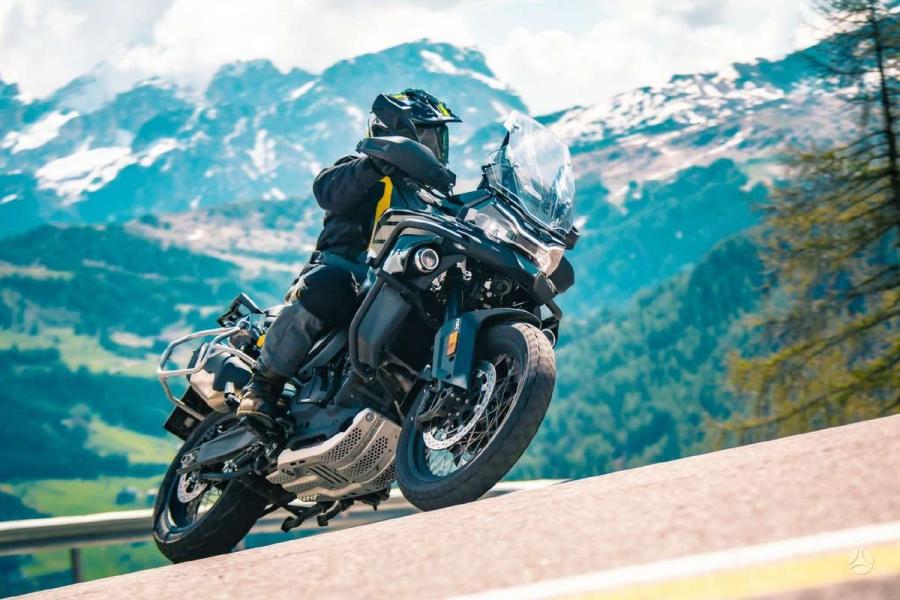Черный CFMOTO 800 MT 2025 в Вильнюс, объемом двигателя 0.80 л и пробегом 0 тыс. км за 10990 €, фото 3 на AUTOMOTO.COM.LV