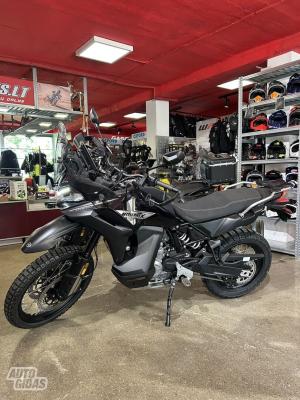 Black CFMOTO 800 MT 2025 in Kaunas, with an engine capacity of 0.80 L and mileage of 0 thousand km for 9990 €, photo 4 on AUTOMOTO.COM.LV