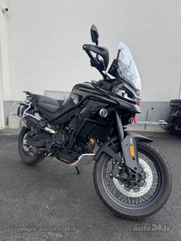 Melns CFMOTO 800 MT 2023 Tallina, ar dzinēja tilpumu 0.80 L un nobraukumu 1 tūkst. km par 10695 €, foto 2 vietnē AUTOMOTO.COM.LV