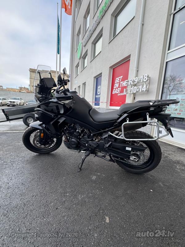 Melns CFMOTO 800 MT 2023 Tallina, ar dzinēja tilpumu 0.80 L un nobraukumu 1 tūkst. km par 10695 €, foto 4 vietnē AUTOMOTO.COM.LV