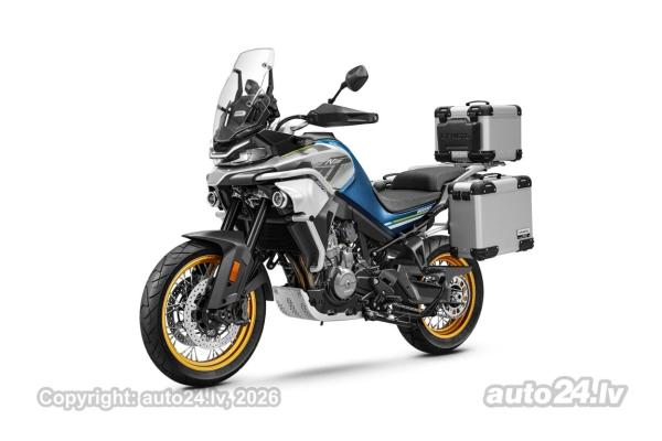 Zils CFMOTO 800 MT 2026 Kuresāre, ar dzinēja tilpumu 0.80 L un nobraukumu 1 tūkst. km par 8990 €, foto 2 vietnē AUTOMOTO.COM.LV