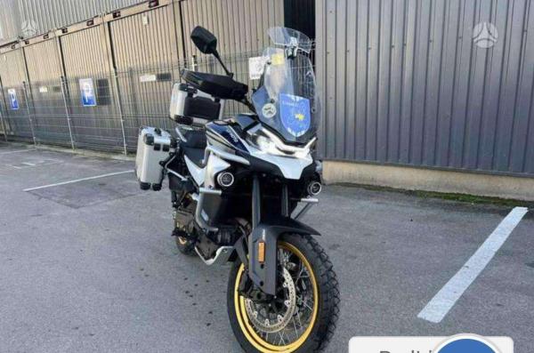 Белый CFMOTO 800 MT 2024 в Каунас, объемом двигателя 0.80 л и пробегом 23 тыс. км за 8400 €, фото 2 на AUTOMOTO.COM.LV