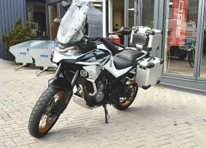 Белый CFMOTO 800 MT 2025 в Каунас, объемом двигателя 0.80 л и пробегом 5 тыс. км за 9200 €, фото 3 на AUTOMOTO.COM.LV
