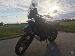 Melns CFMOTO 800MT-X 2025 Tauragė, ar dzinēja tilpumu 0.80 L un nobraukumu 5 tūkst. km par 6950 €, foto  vietnē AUTOMOTO.COM.LV