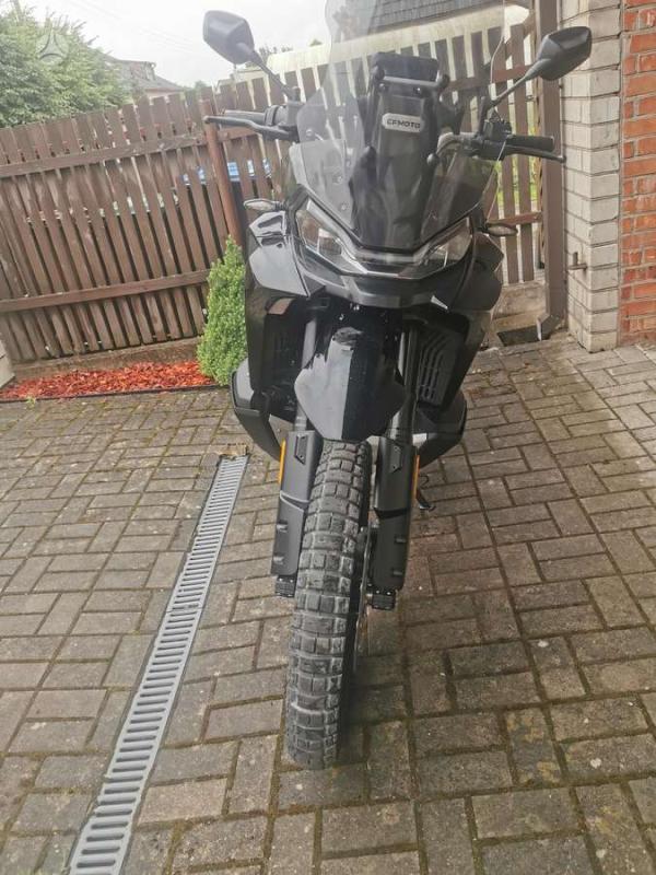 Черный CFMOTO 800MT-X 2025 в Таураге, объемом двигателя 0.80 л и пробегом 5 тыс. км за 6950 €, фото 5 на AUTOMOTO.COM.LV
