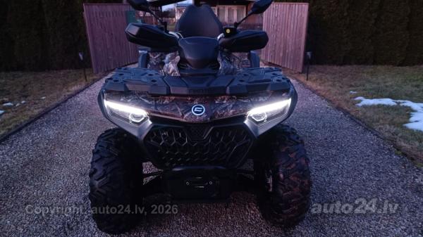 Melns CFMOTO CFORCE 1000 2025 Tallina, ar dzinēja tilpumu 1.00 L un nobraukumu 1 tūkst. km par 9800 €, foto 1 vietnē AUTOMOTO.COM.LV