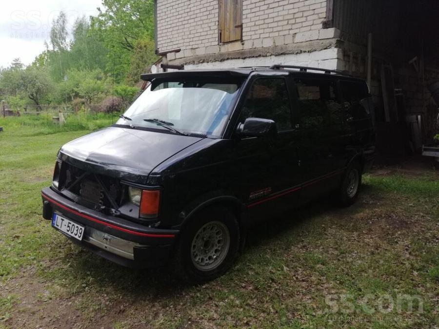Black Chevrolet Astro 1991 in Riga, with an engine capacity of 4.30 L and mileage of 300 thousand km for 2000 €, photo 1 on AUTOMOTO.COM.LV