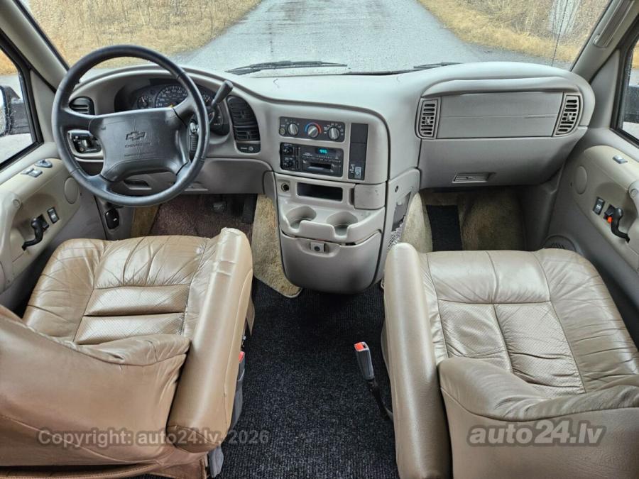 Melns Chevrolet Astro 1997 Tallina, ar dzinēja tilpumu 4.30 L un nobraukumu 196 tūkst. km par 5900 €, foto 10 vietnē AUTOMOTO.COM.LV