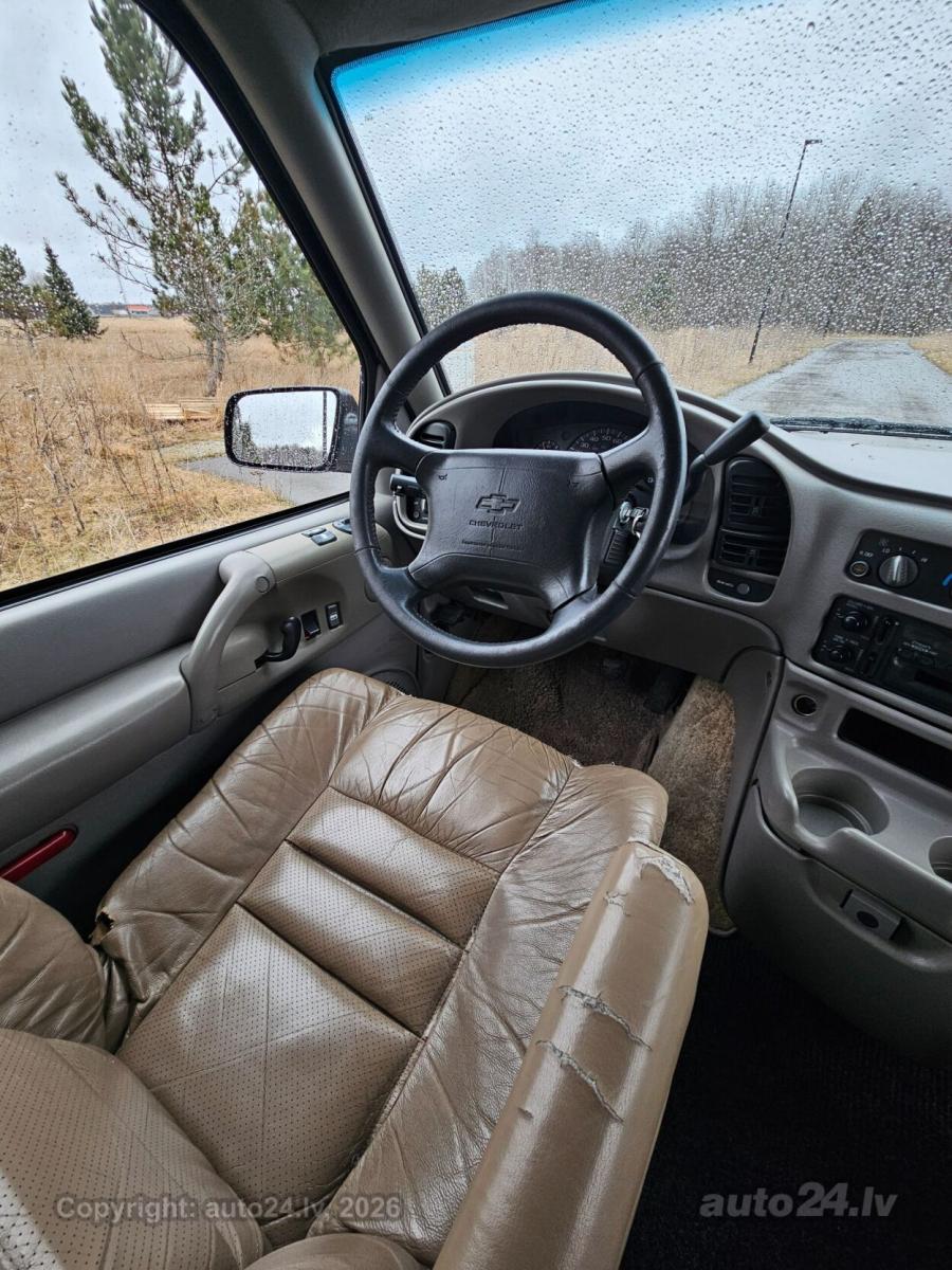 Melns Chevrolet Astro 1997 Tallina, ar dzinēja tilpumu 4.30 L un nobraukumu 196 tūkst. km par 5900 €, foto 16 vietnē AUTOMOTO.COM.LV