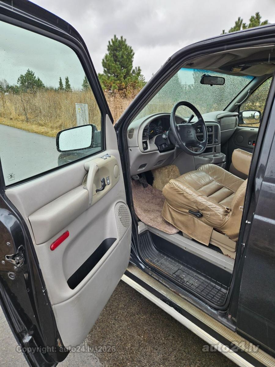 Melns Chevrolet Astro 1997 Tallina, ar dzinēja tilpumu 4.30 L un nobraukumu 196 tūkst. km par 5900 €, foto 19 vietnē AUTOMOTO.COM.LV