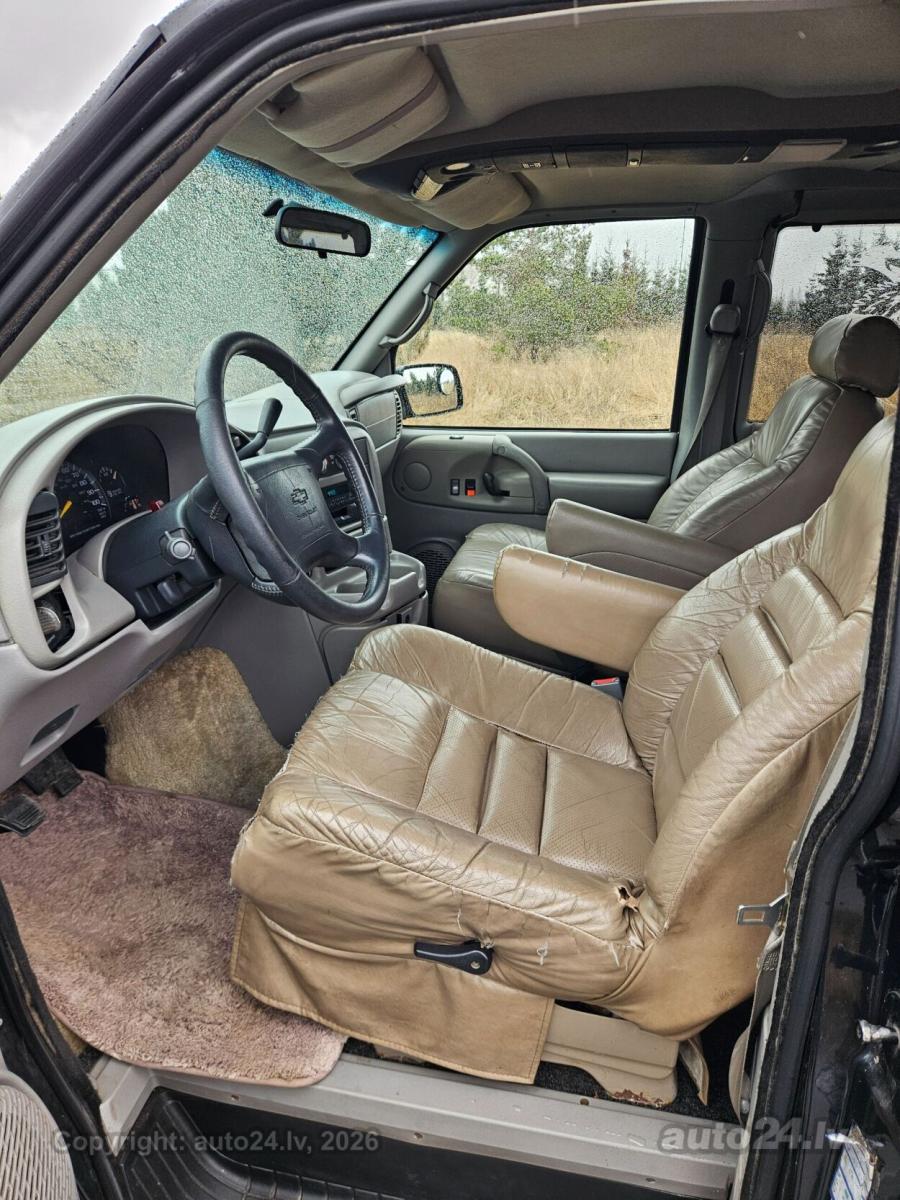 Melns Chevrolet Astro 1997 Tallina, ar dzinēja tilpumu 4.30 L un nobraukumu 196 tūkst. km par 5900 €, foto 20 vietnē AUTOMOTO.COM.LV