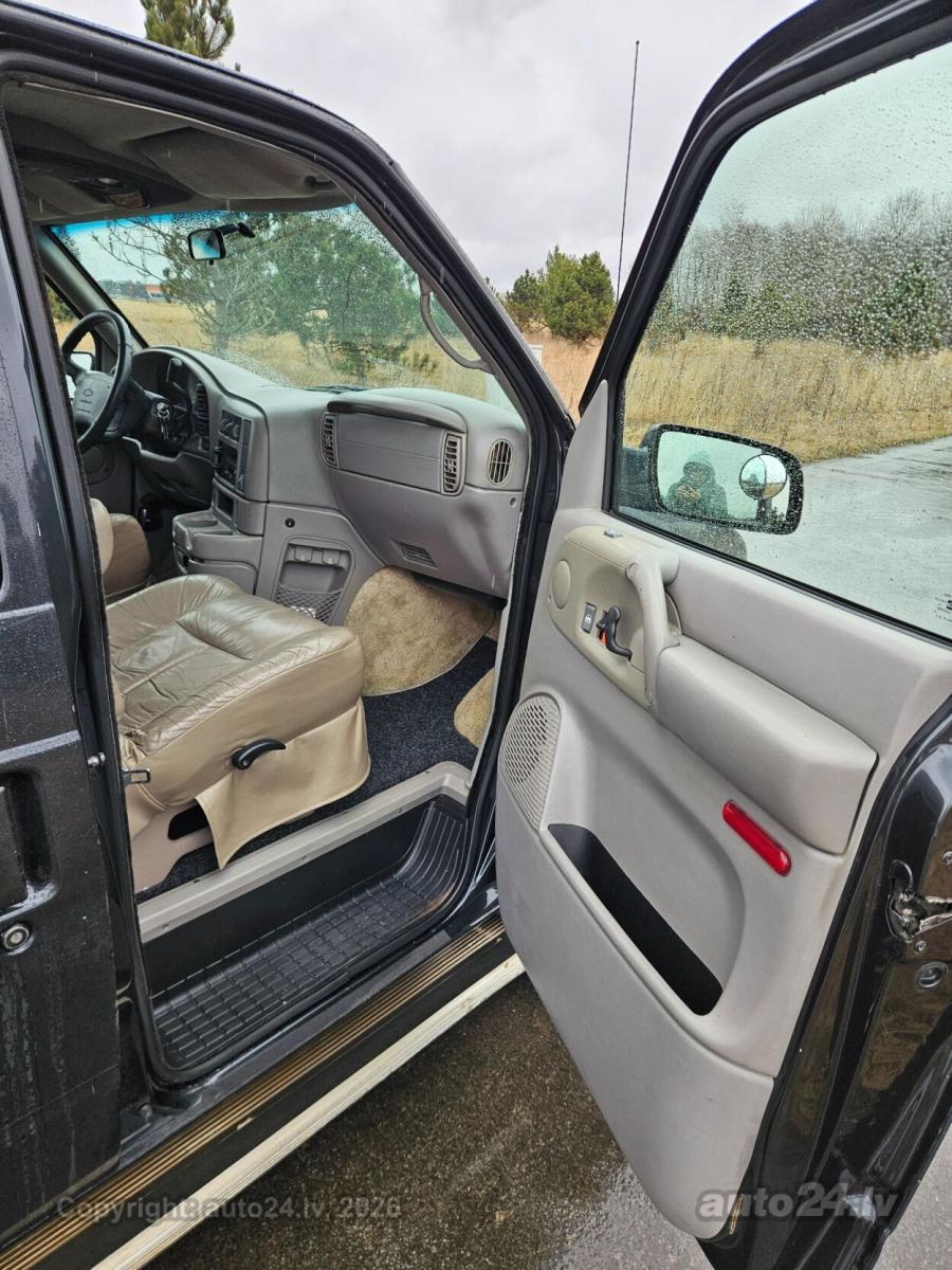 Melns Chevrolet Astro 1997 Tallina, ar dzinēja tilpumu 4.30 L un nobraukumu 196 tūkst. km par 5900 €, foto 22 vietnē AUTOMOTO.COM.LV