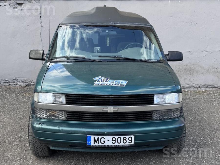 Green Chevrolet Astro 1998 in Riga, with an engine capacity of 4.30 L and mileage of 330 thousand km for 1550 €, photo 3 on AUTOMOTO.COM.LV