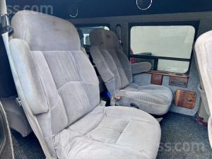 Green Chevrolet Astro 1998 in Riga, with an engine capacity of 4.30 L and mileage of 330 thousand km for 1550 €, photo 8 on AUTOMOTO.COM.LV
