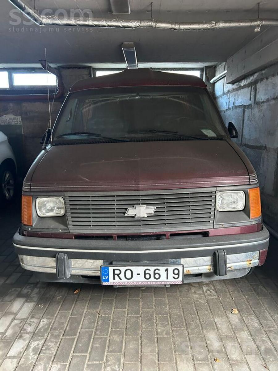 Sarkans Chevrolet Astro 1992 Rīga, ar dzinēja tilpumu 4.30 L un nobraukumu 232 tūkst. km par 3500 €, foto 1 vietnē AUTOMOTO.COM.LV