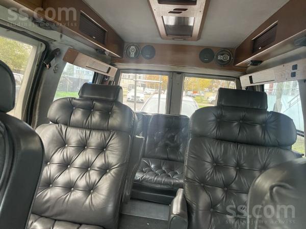 Sarkans Chevrolet Astro 1992 Rīga, ar dzinēja tilpumu 4.30 L un nobraukumu 232 tūkst. km par 3500 €, foto 5 vietnē AUTOMOTO.COM.LV