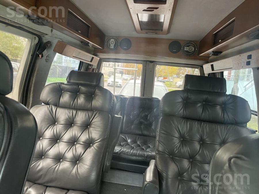 Sarkans Chevrolet Astro 1992 Rīga, ar dzinēja tilpumu 4.30 L un nobraukumu 232 tūkst. km par 3500 €, foto 6 vietnē AUTOMOTO.COM.LV